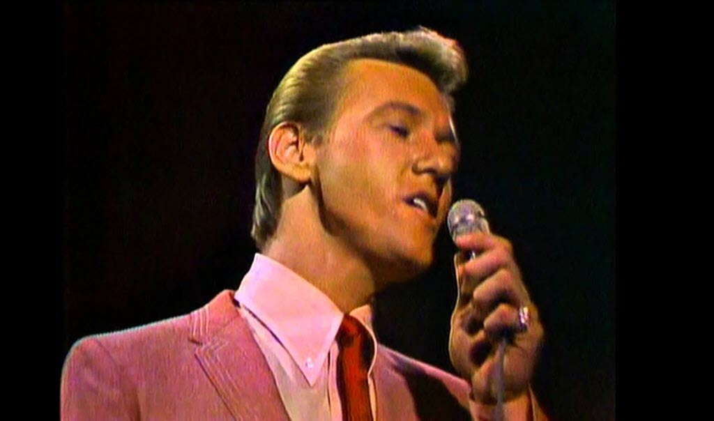 This 1965 Live Version Of The Righteous Brothers Singing 'Unchained ...