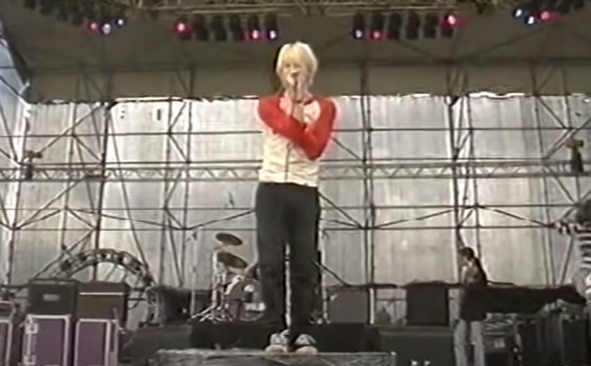Radiohead Performs 'Creep' Live in 1994 With Astonishing 20-Second Note ...